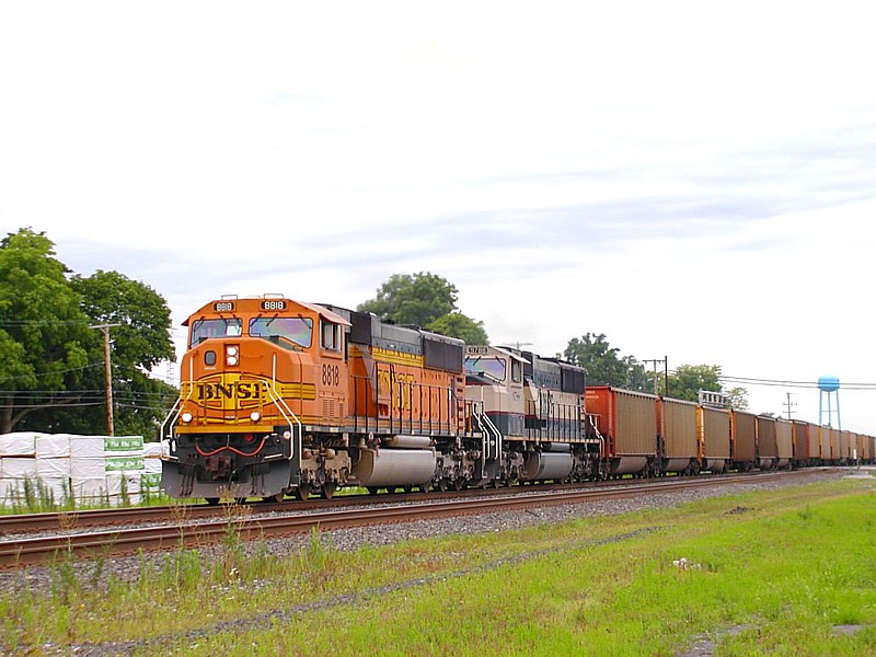 BNSF 8818